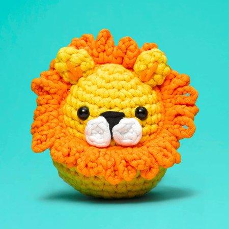 The Woobles Sebastian the Lion Crochet Kit | RPS Toys